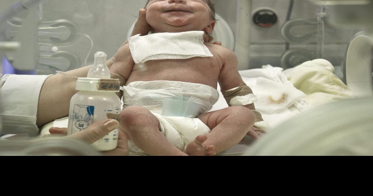 Minority birth rate tops whites for first time in the U.S.