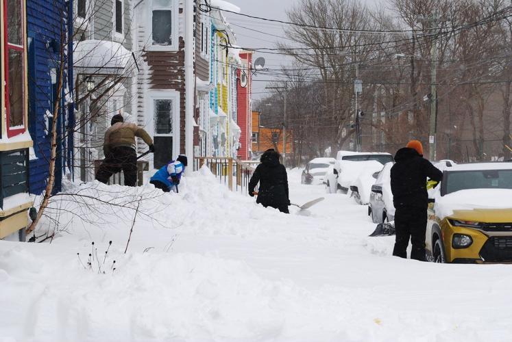 Storm grinds St. John's, N.L., to a halt, leaving capital under 40 cm ...