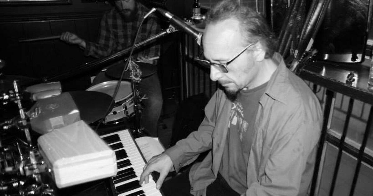 Ex-Blue Rodeo keyboardist James Gray dead at 52