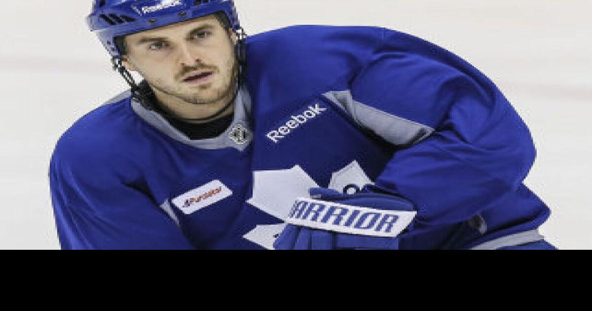 Dave Bolland practises with Maple Leafs