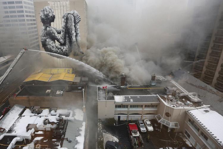 Massive fire at Yonge and St. Clair club is contained say Toronto Fire ...