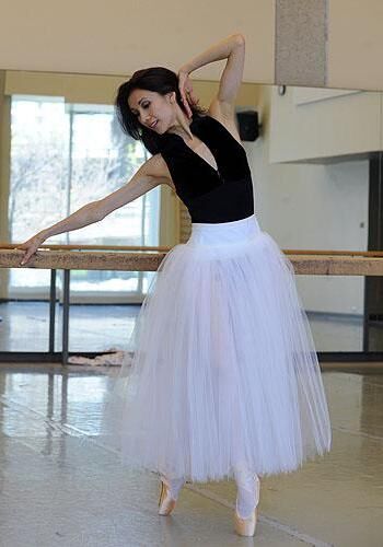 Chan Hon Goh: Pointe of departure