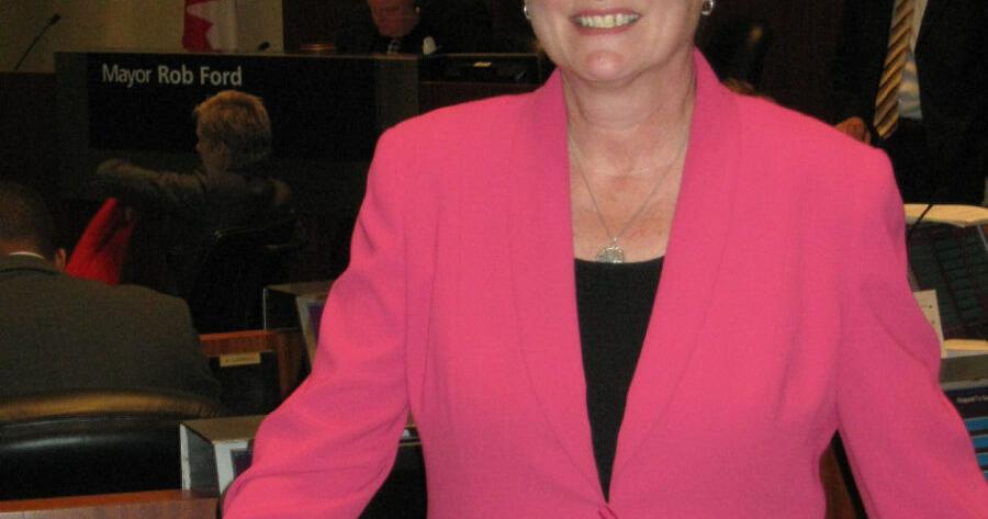 Toronto councillor Janet Davis thwarts Danforth Ave. toy store burglars