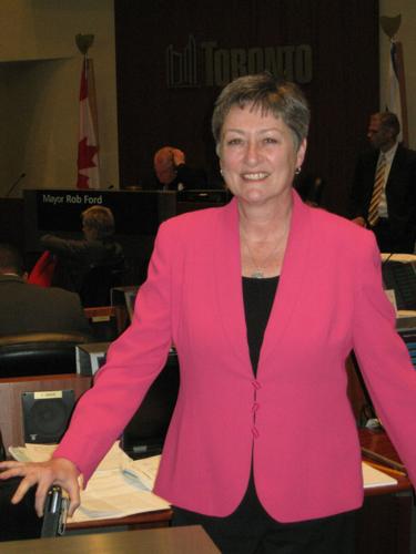 Toronto councillor Janet Davis thwarts Danforth Ave. toy store burglars