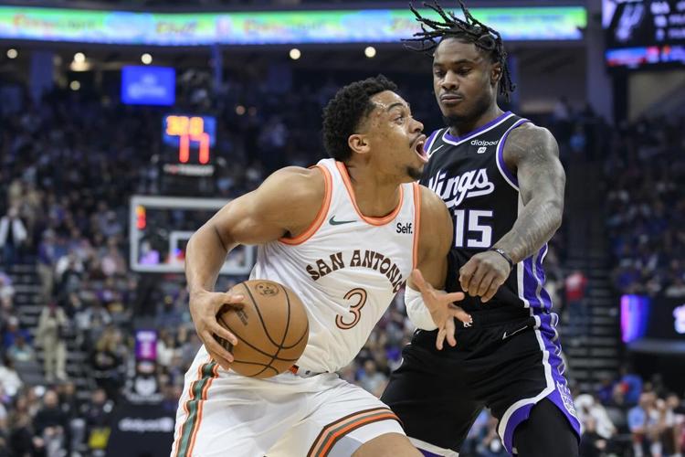 Domantas Sabonis has 19th triple-double to help Kings beat Spurs 127-122