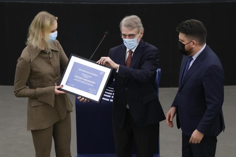 Navalny’s daughter accepts EU rights award on his behalf