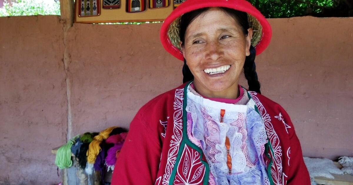 Women of Peru weave work into community empowerment