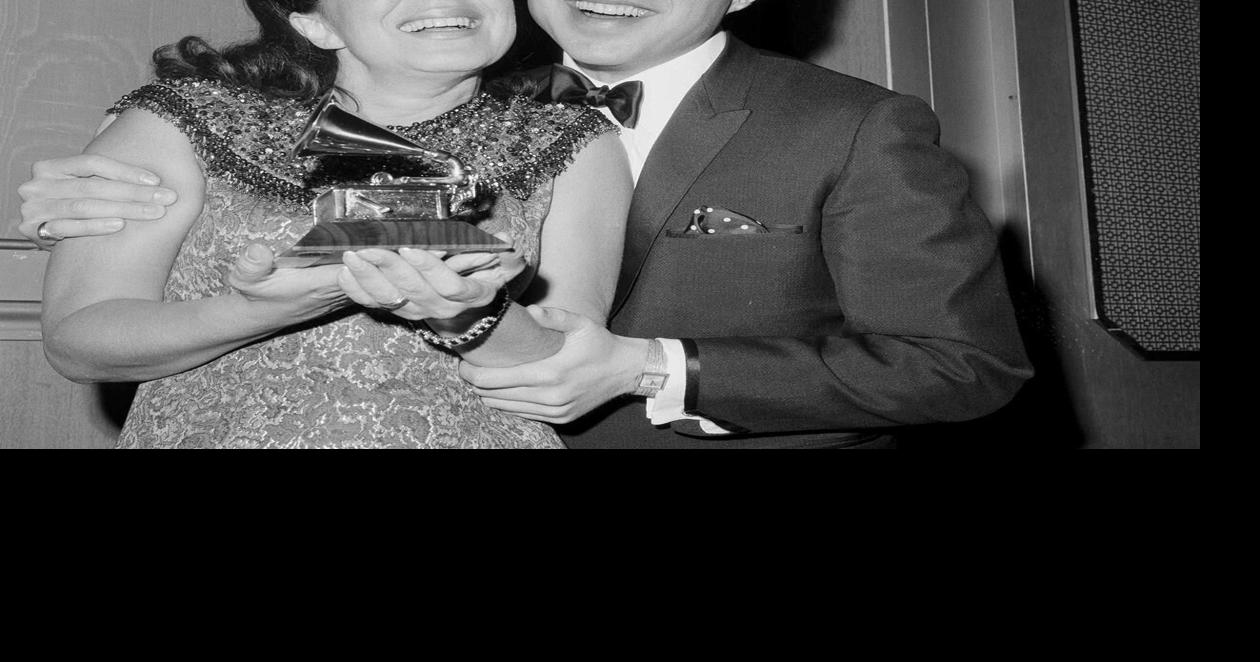 Steve Lawrence, singer, entertainer and half of popular stage duo Steve ...