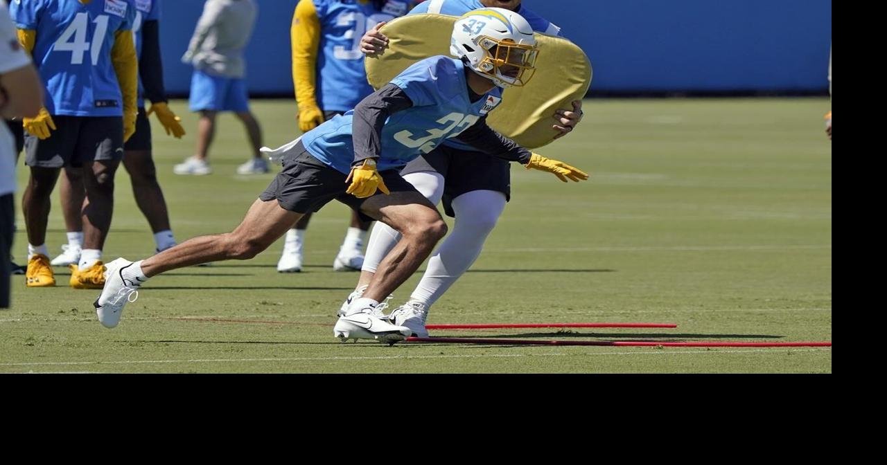 Former Calgary Dino Deane Leonard now a rookie with NFL’s Los Angeles ...