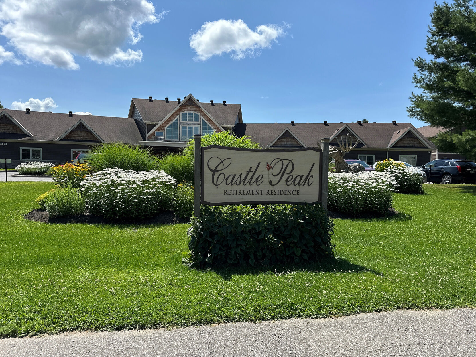 Bracebridge’s Castle Peak Bungalow Townhomes offers seniors luxury ...
