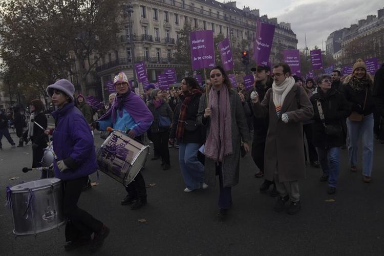 Thousands protest against femicides and sexual and sexist violence in ...