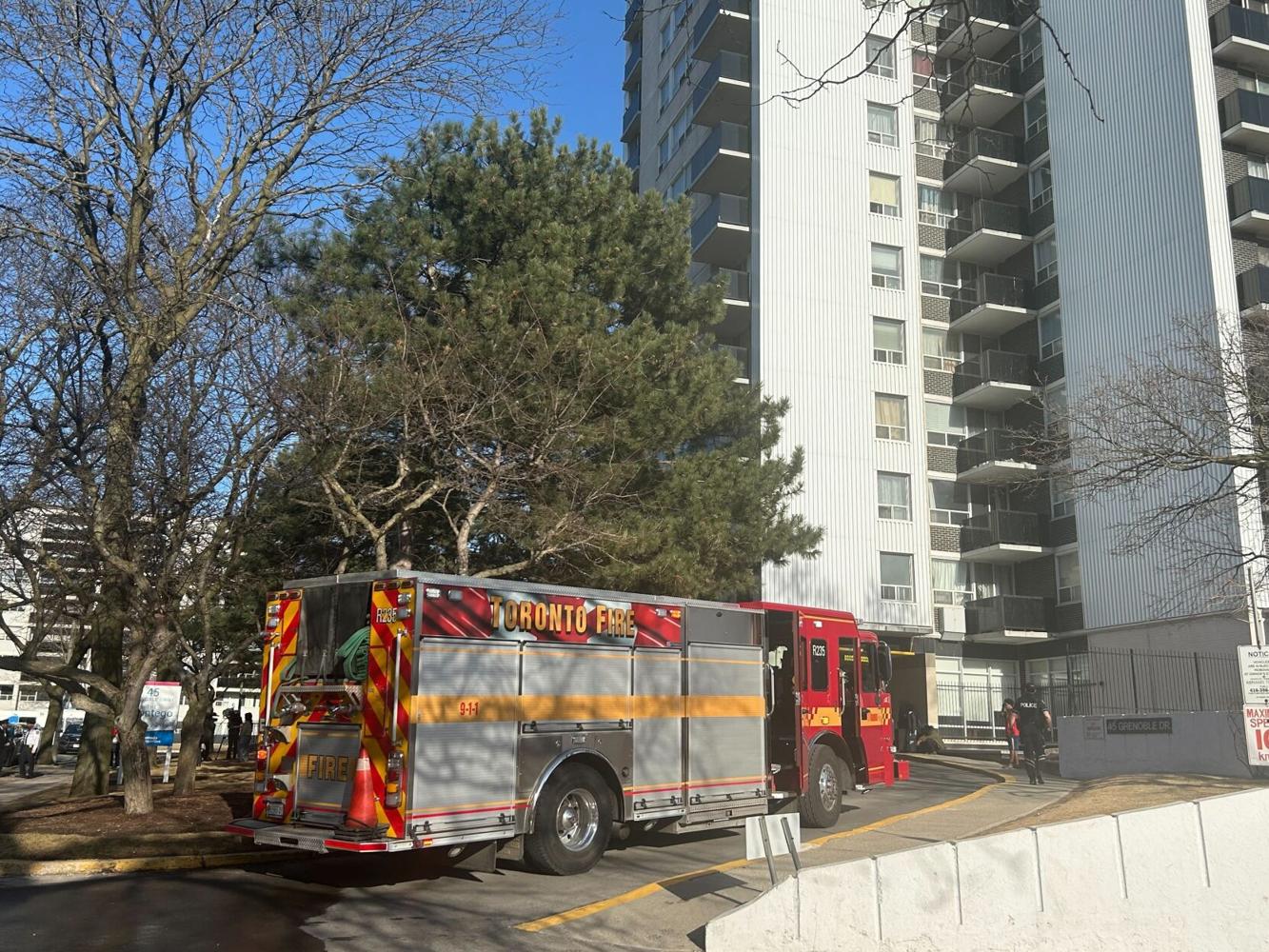 1 dead, 1 fighting for life in North York highrise fire