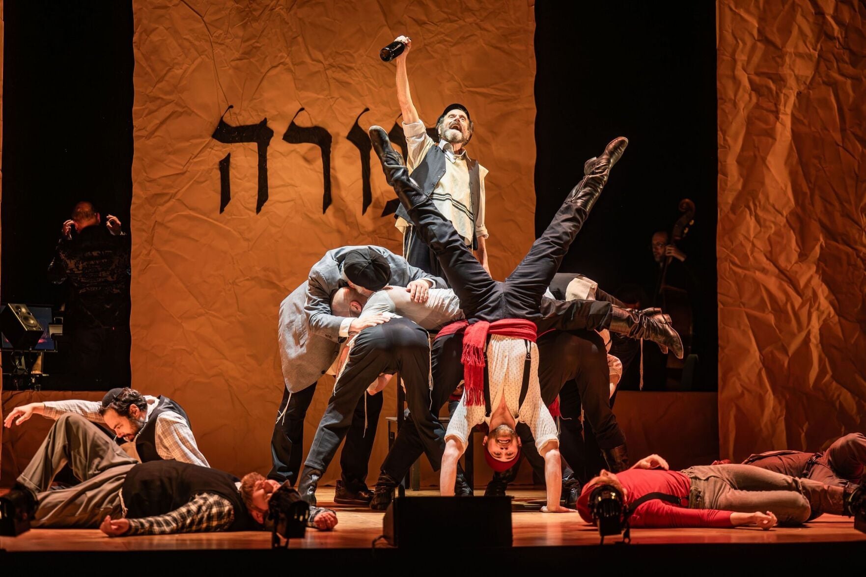 Review: Yiddish ‘Fiddler on the Roof’ opens in Toronto