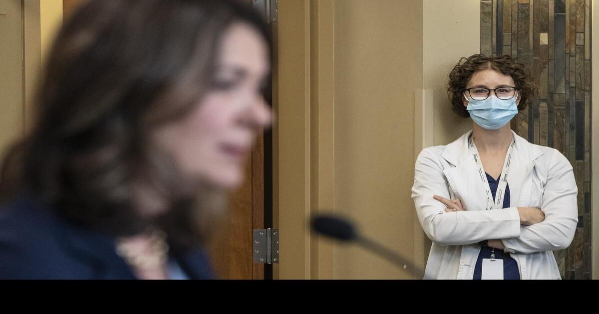Danielle Smith health care hypocrisycould cost her election