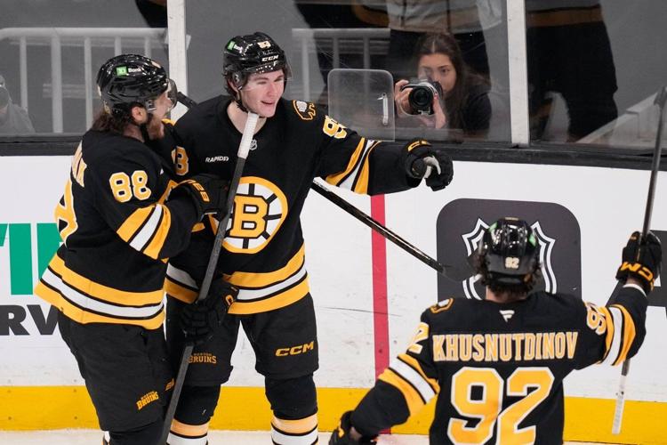 Swayman stops 24 shots for 1st shutout of season as Bruins beat Red ...