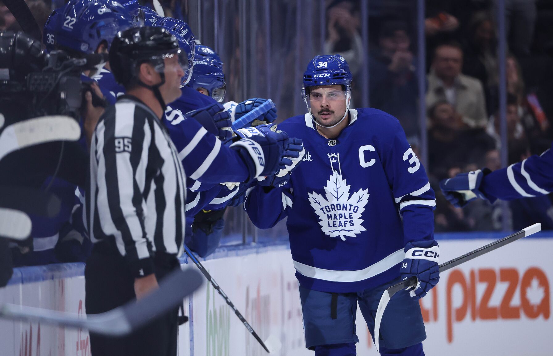 Maple Leafs vs. Bruins: Matthews, Stolarz injured in 5-3 loss