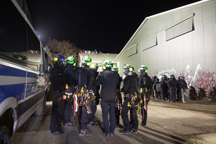 Police press ahead with clearance of condemned German hamlet