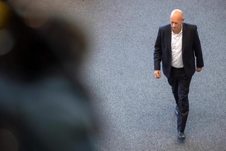 German governor elected with far-right help to step down