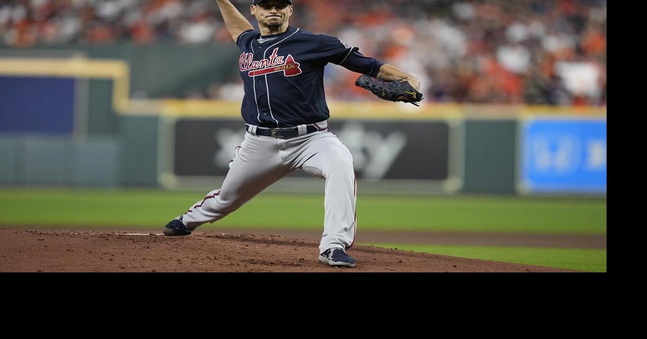 Bad break: Braves’ Morton fractures leg in Series opener