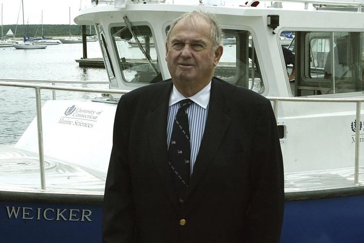 Former Connecticut Gov. Lowell P. Weicker Jr., maverick senator during ...