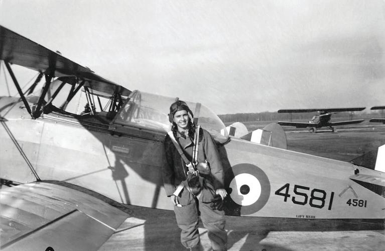 ‘Andy’ Carswell, a WWII flying ace who twice escaped from a German PoW ...