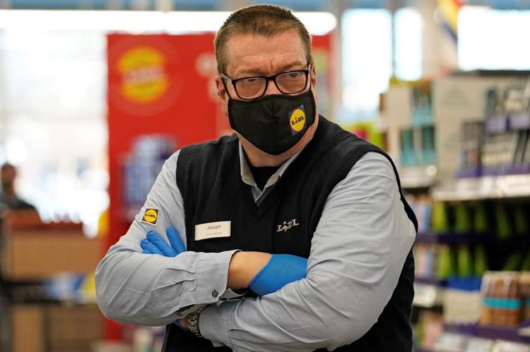 Vaccine delays leave grocery workers feeling expendable