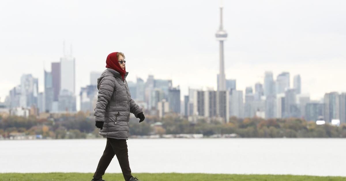 Halloween night in Toronto to be chilly, chance of flurries