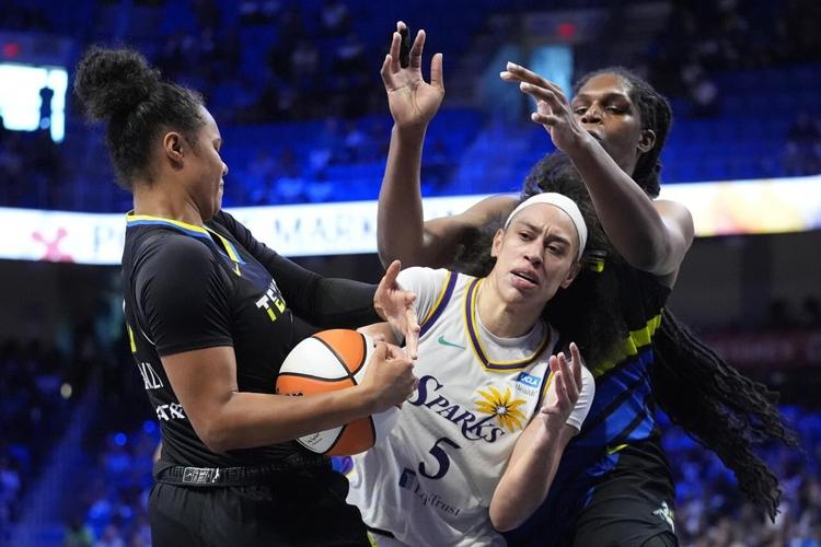 Ogunbowale and Howard rally Dallas from 19 down to a 113-110 victory ...