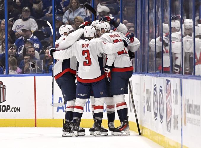 Tom Wilson's power-play goal lifts the Capitals over the Lightning 5-4