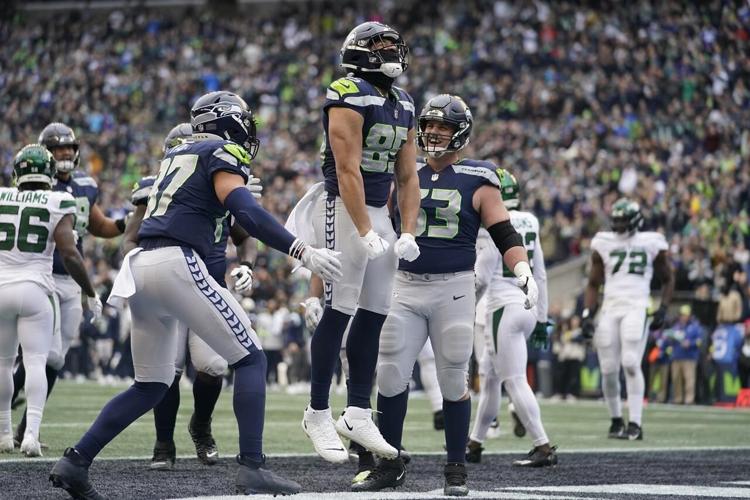 Seahawks unexpectedly reach Week 18 with chance at playoffs