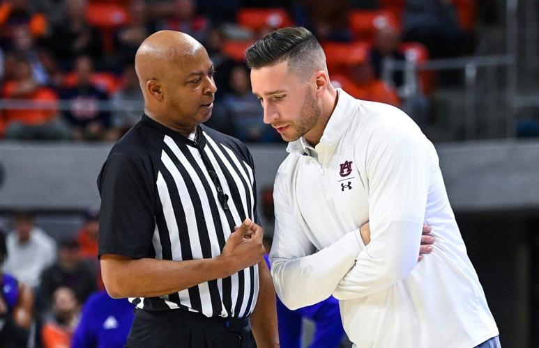 Confidence high in Auburn locker room as Steven Pearl takes over as coach