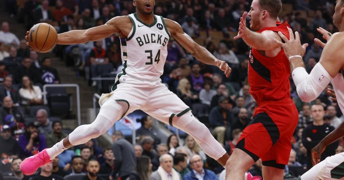 Raptors’ shots finally fall in rout of the Bucks