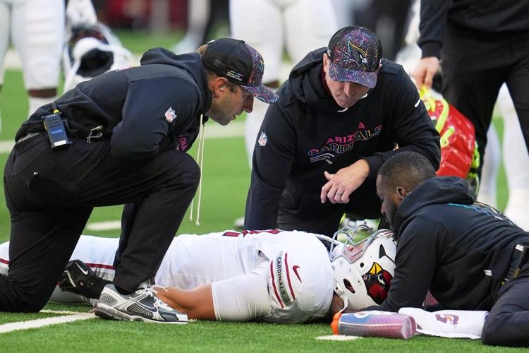 Cardinals lose tight end Travis Vokolek with a neck injury in first ...