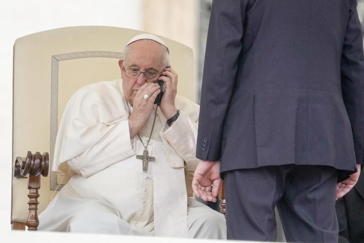 Pope takes cellphone call during general audience, meets with clergy ...