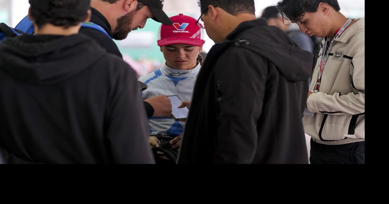 A teenage Mexican girl is racing against men and dreaming of reaching ...