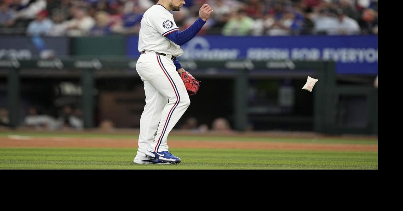 Rangers' Nathan Eovaldi leaves Thursday's game with right groin tightness