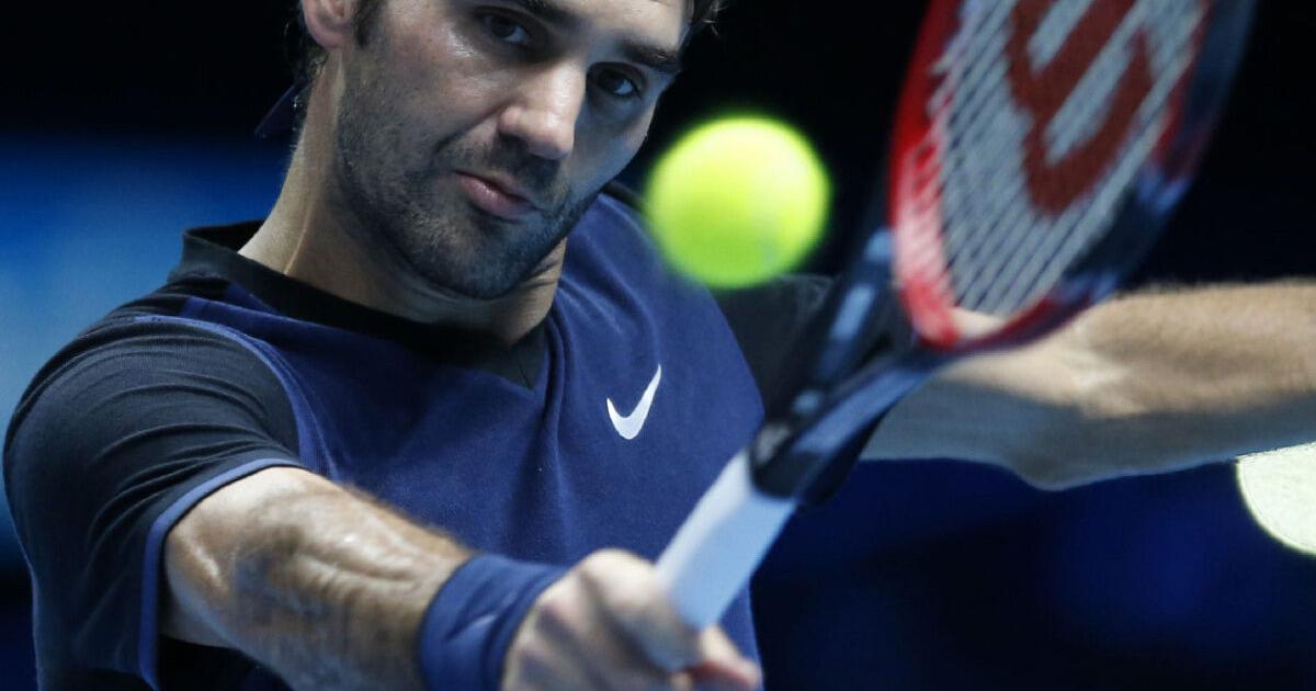 Roger Federer survives close shave at ATP finals