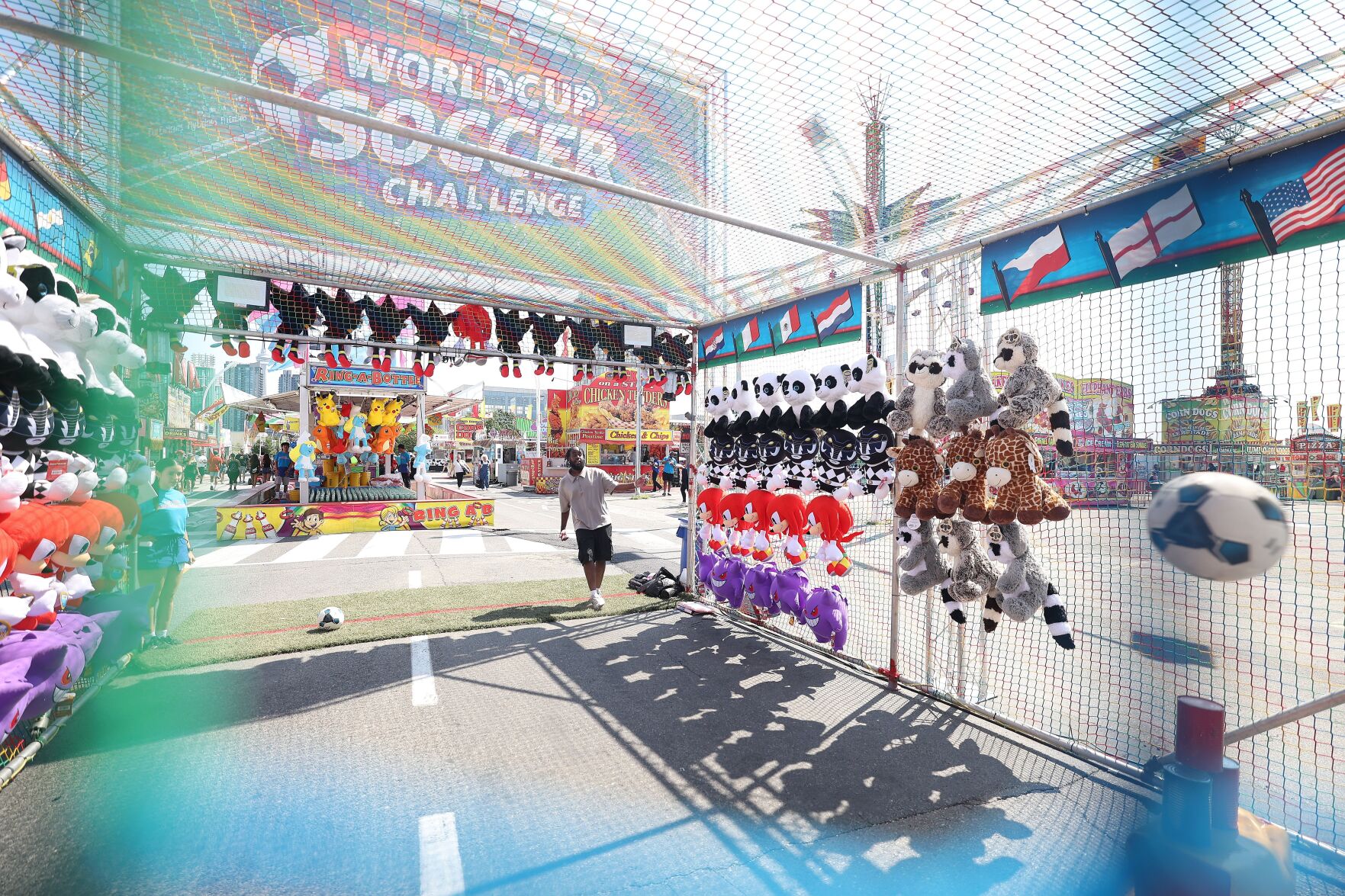 3 reporters at the CNE, 3 budgets and one hour to have fun