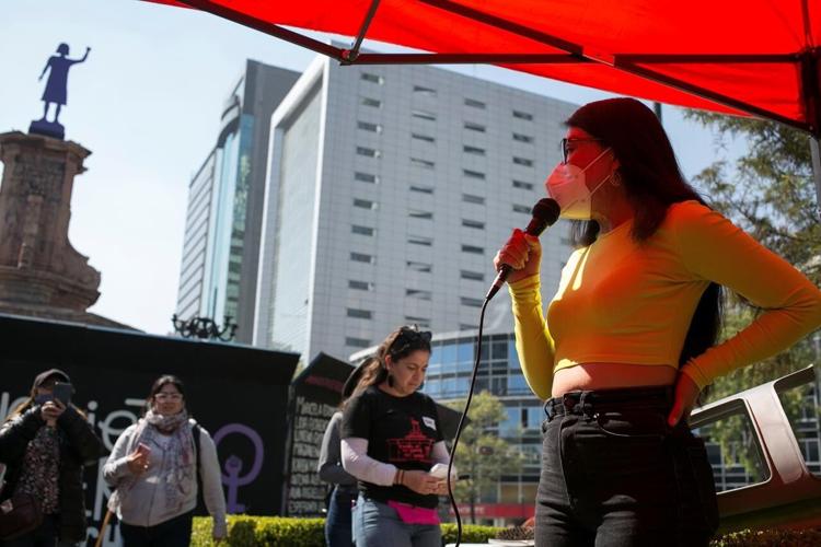 Mexican musician finds refuge in saxophone after acid attack