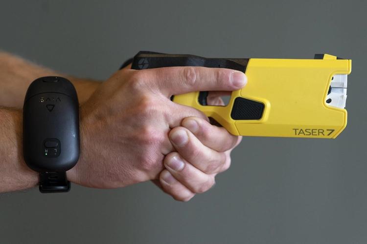 Virtual reality brings portable Taser training to police