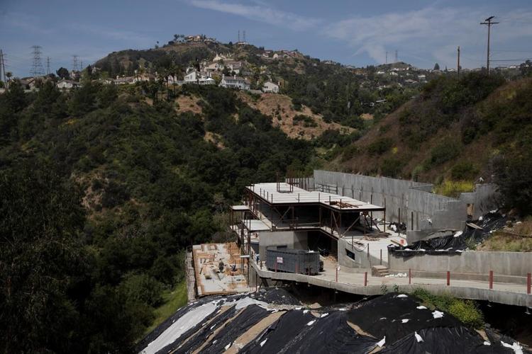 Wildfire-prone California towns often low on escape routes