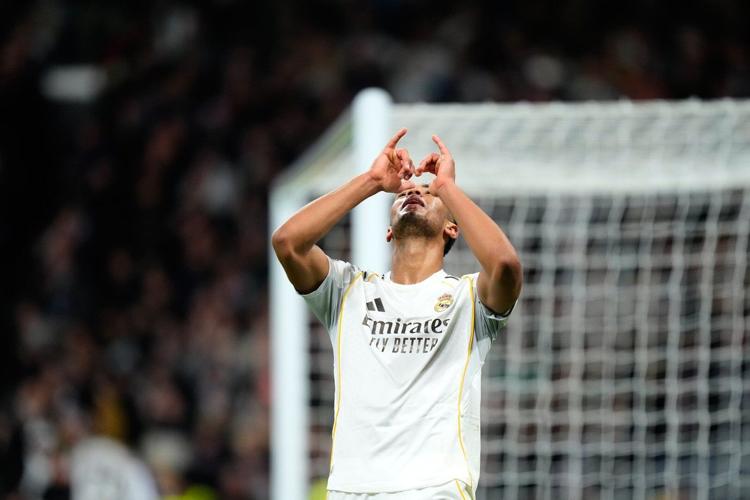 Jude Bellingham sends message to fans with 'drinking' celebration after ...