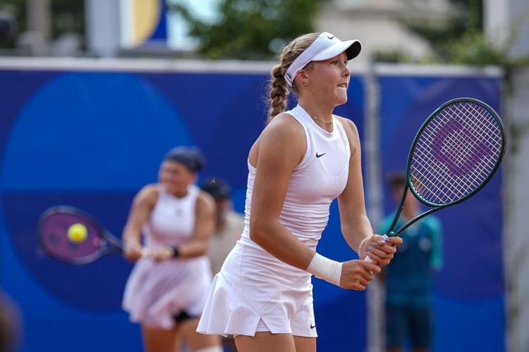 Russian tennis players Andreeva and Shnaider reach the semifinals as ...