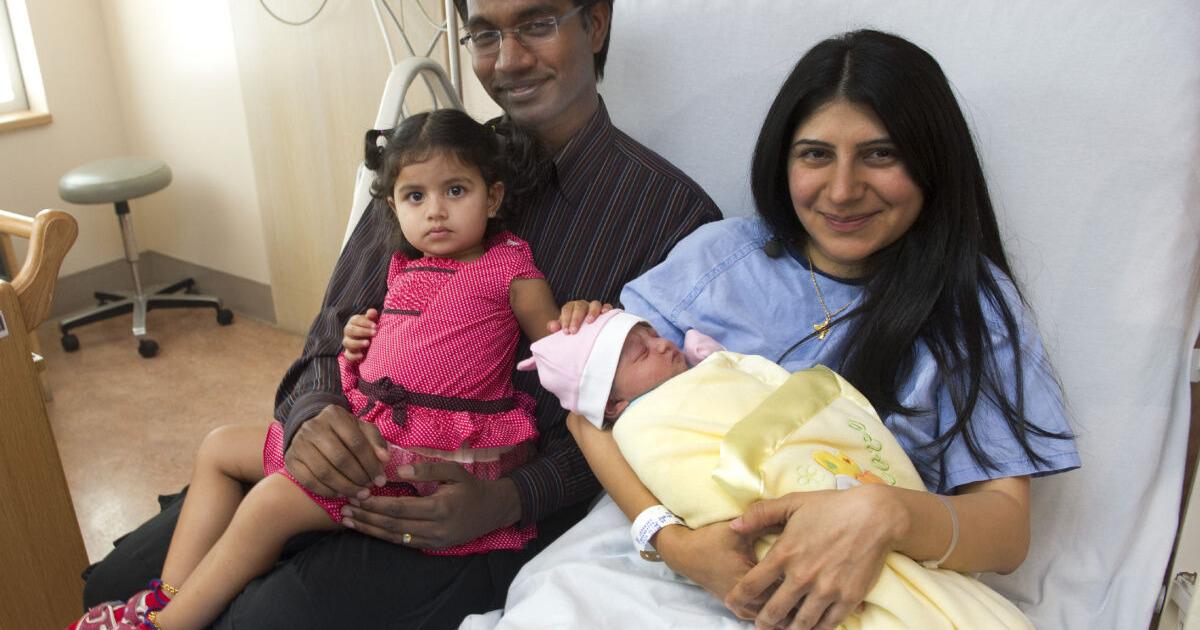 Video: Driving dad delivers baby on the Gardiner