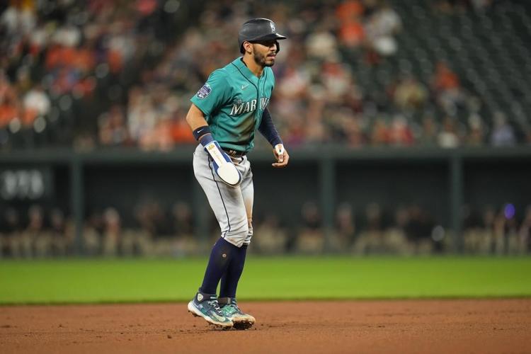 Mariners score 7 in the 8th to cap a 13-1 win over the Orioles