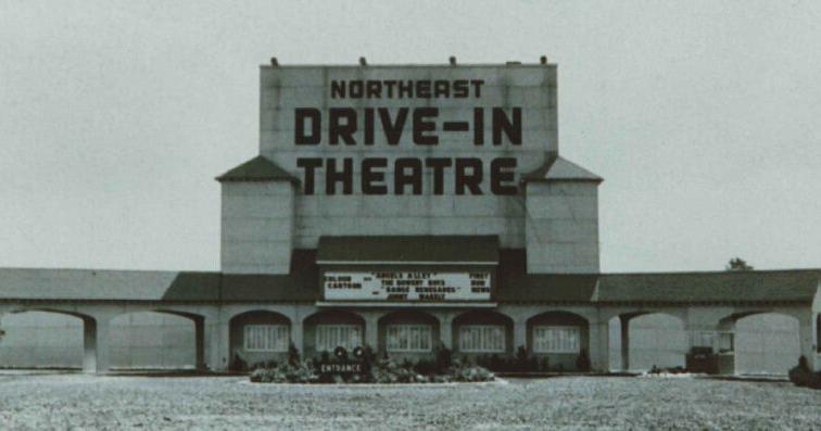 Toronto Drive-In Theatres: the show starts at dusk