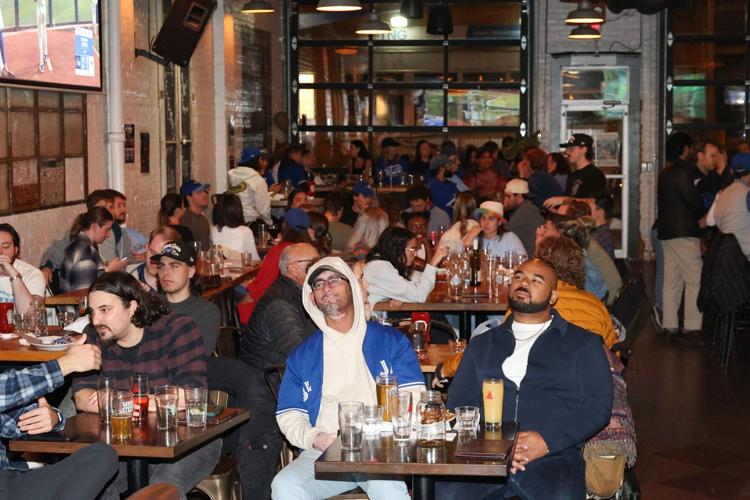 12 sports bars in Toronto for watching the Blue Jays game