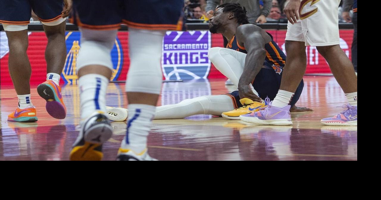 Knicks’ Randle aggravates ankle injury in Game 5