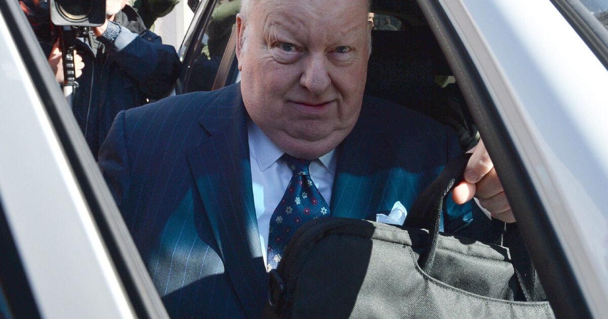 Mike Duffy’s diary reveals intrigue and the mundane