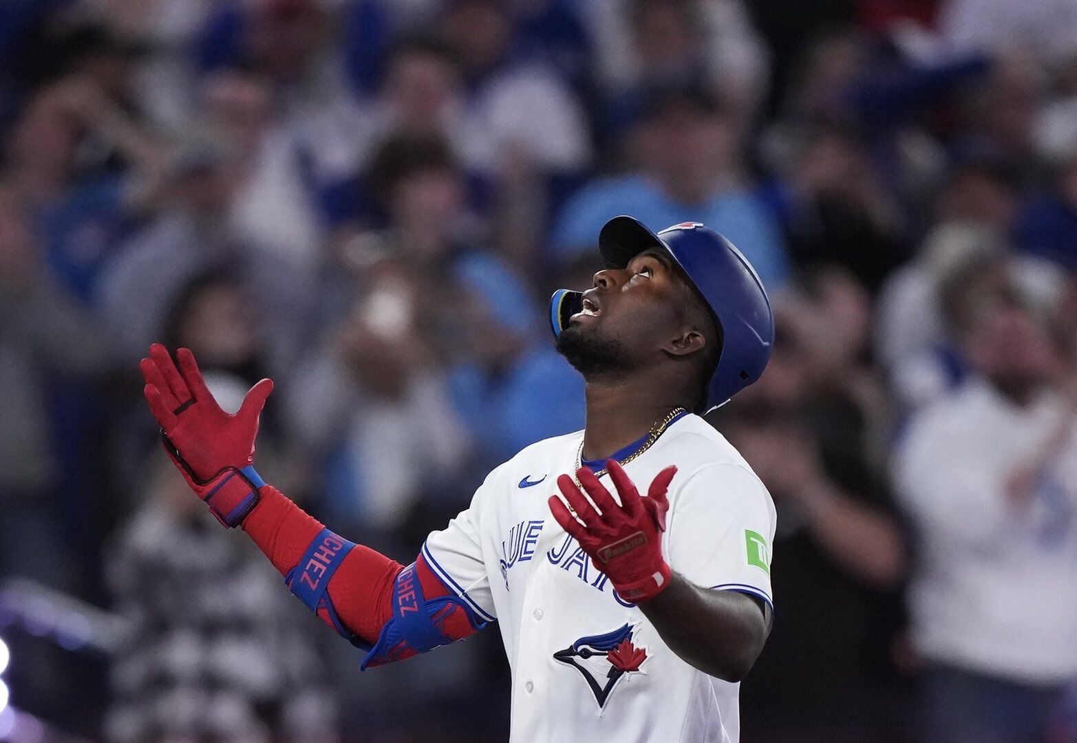 Sweet Jesus! Sanchez belts two-run homer to power Blue Jays to 5-2 win ...